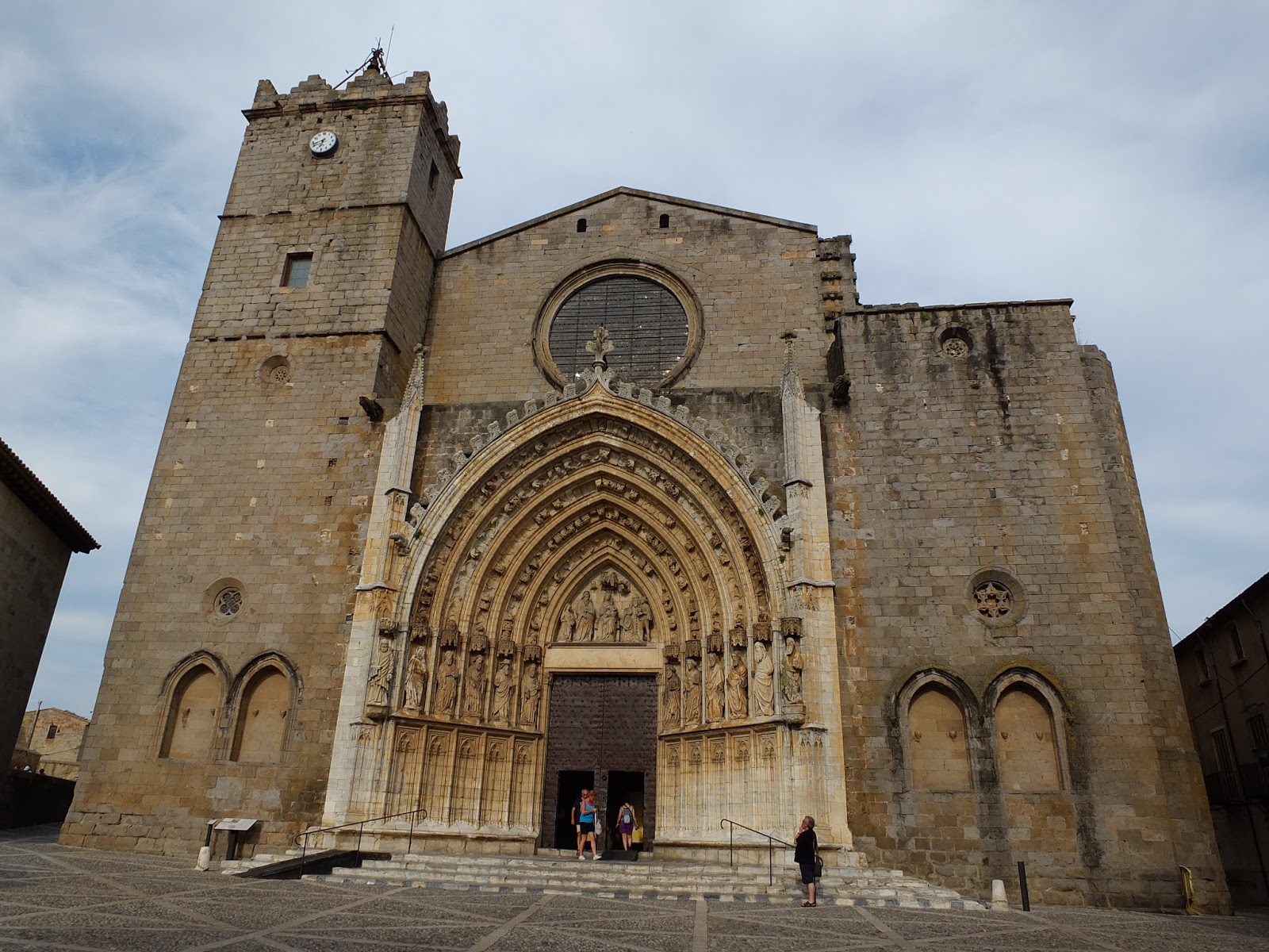 fotomedieval: BASÍLICA DE SANTA MARIA - Castelló d'Empùries