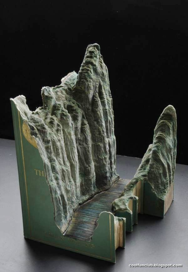 CoolFunClub: Creative Figures Made With Books