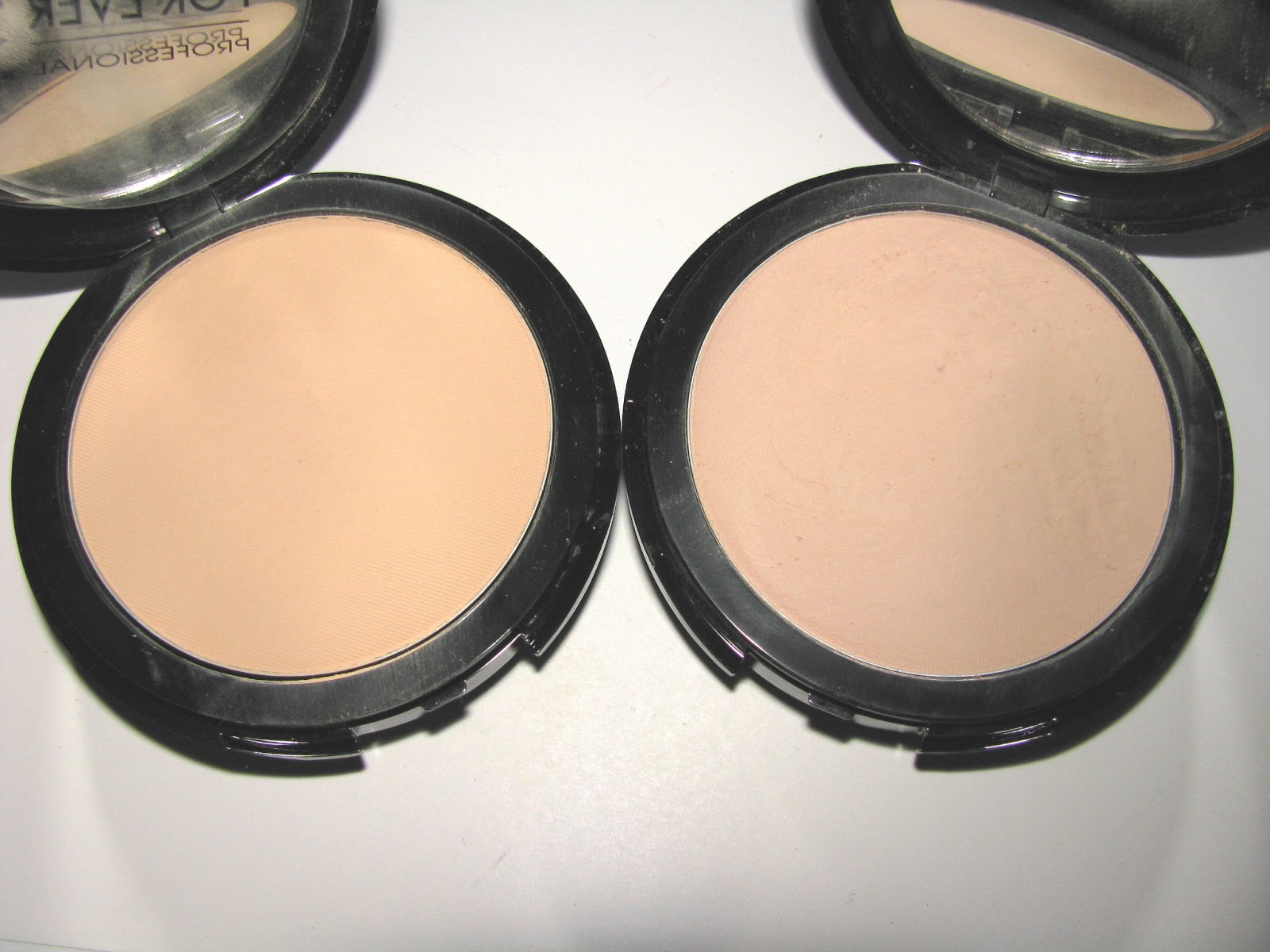The Beauty Alchemist: Make Up For Ever Pro Finish Compact Foundation
