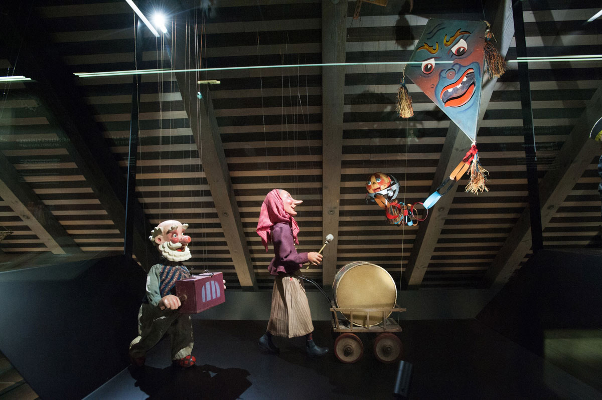 Oddelek za mlade bralce: 21.marec Svetovni dan lutk