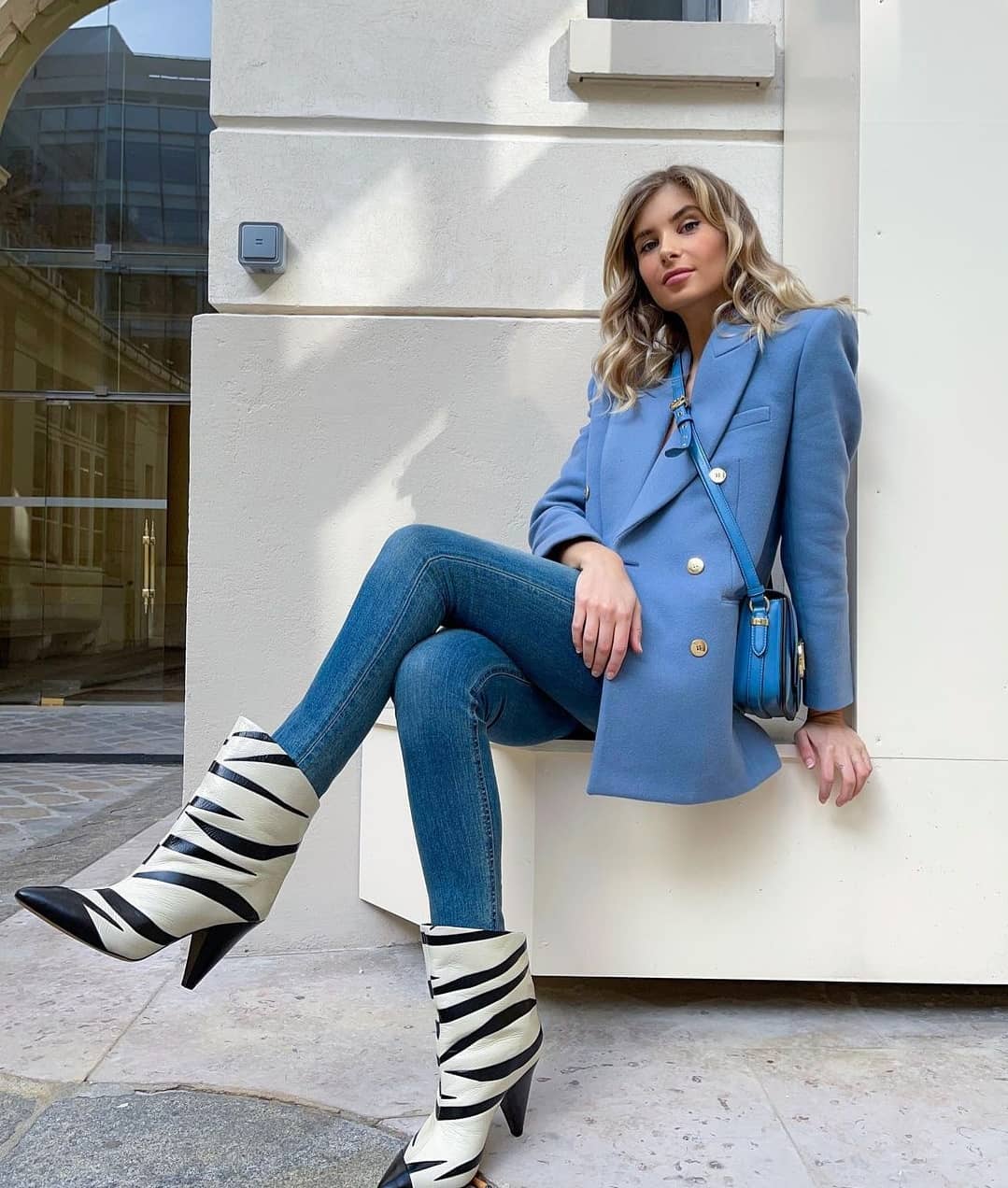 25 Blue chic outfits ideas to try | Melody Jacob