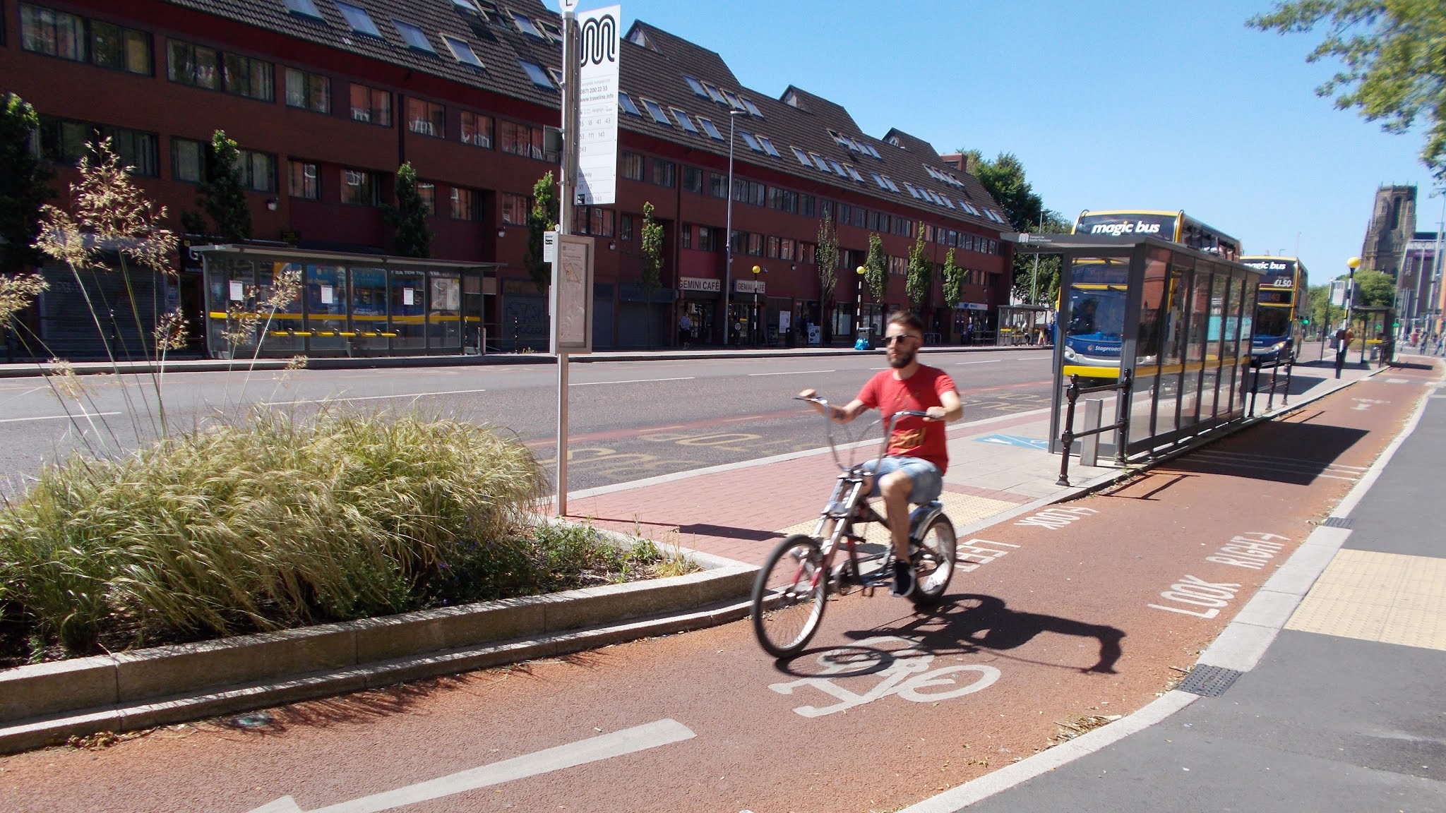 The Ranty Highwayman: Floating Bus Stops