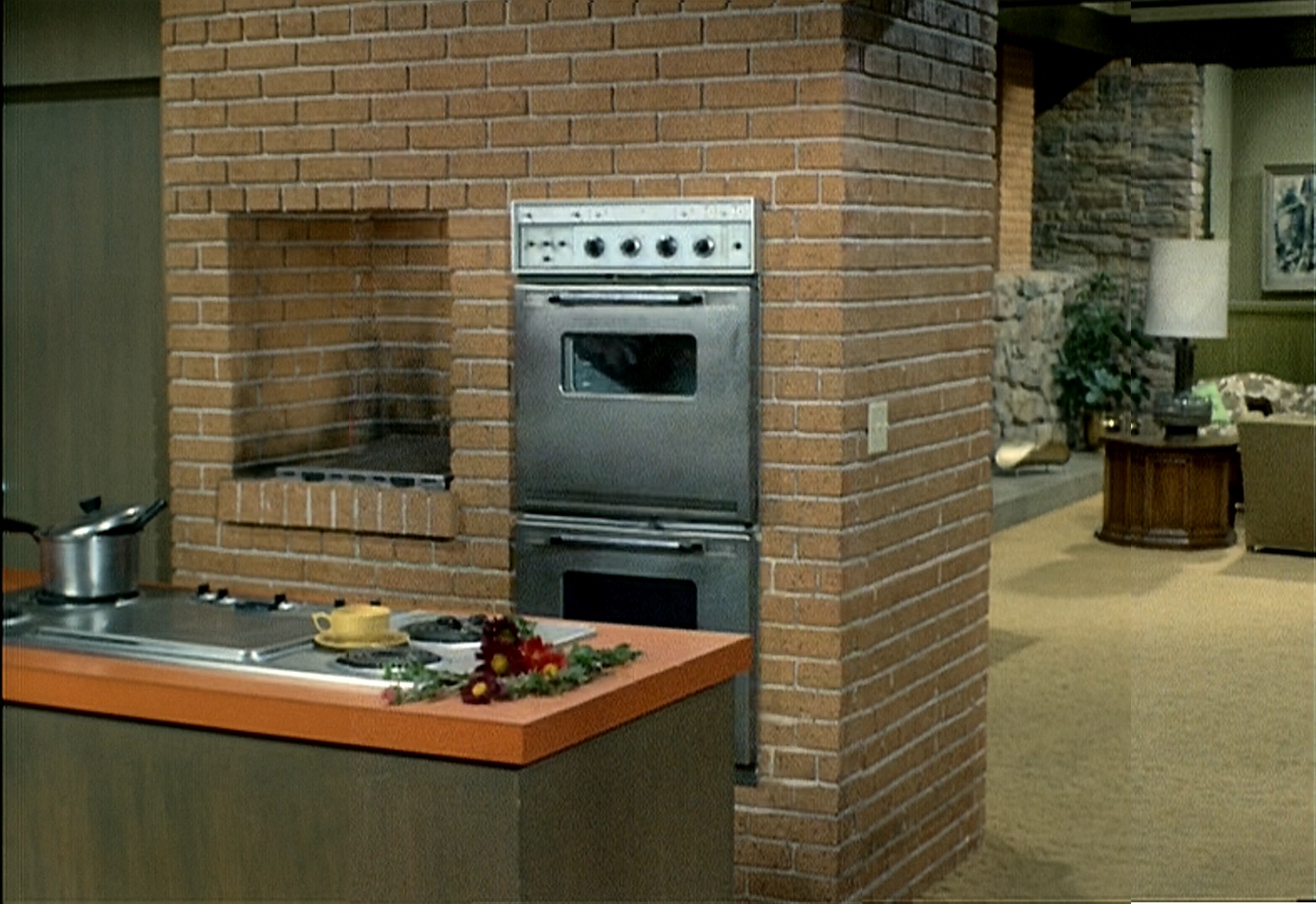 The Brady Bunch Blog: More Brady Kitchen