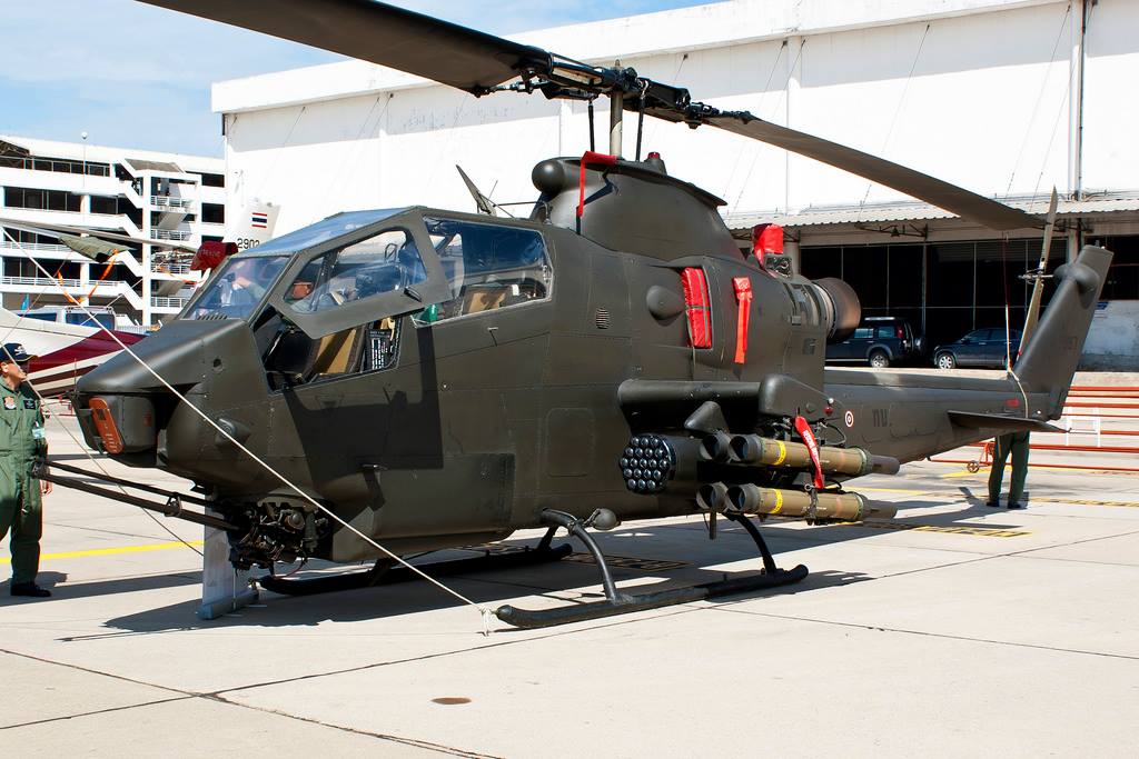 THAIDEFENSE-NEWS: ประมวลภาพ AH-1F Cobra และ AS550 C3 Fennec