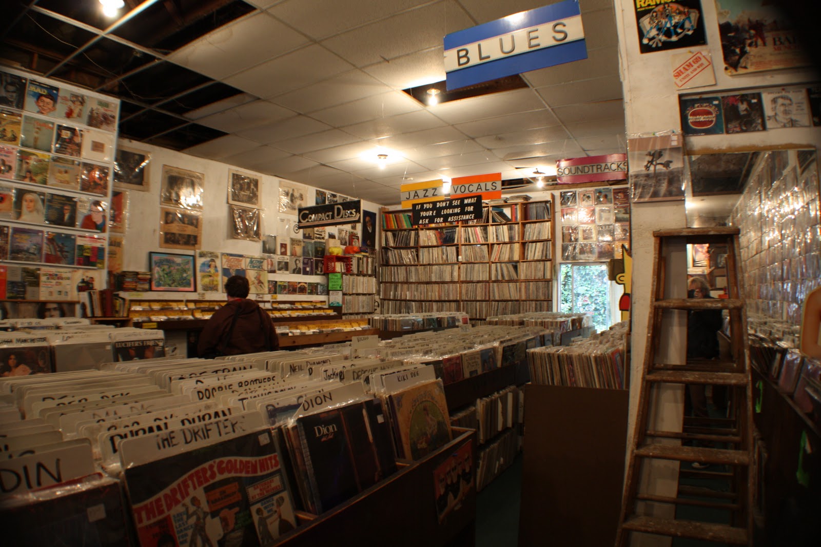 Los 39 Sonidos: BUENAS TIENDAS DE DISCOS DE TODO EL MUNDO