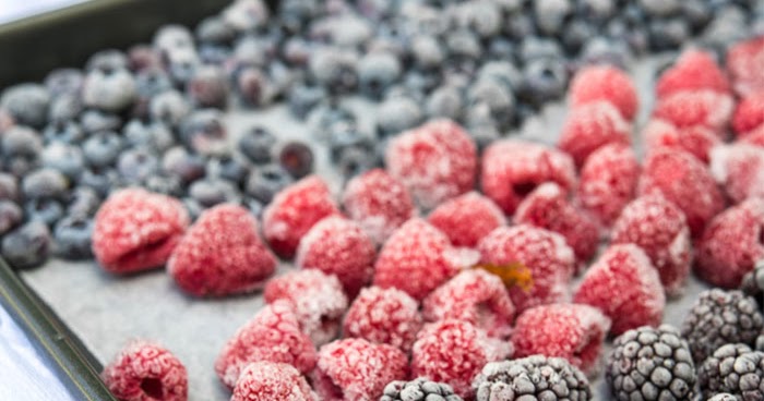 Enjoy Fresh Berries All Year with This Simple Freezing Method ...