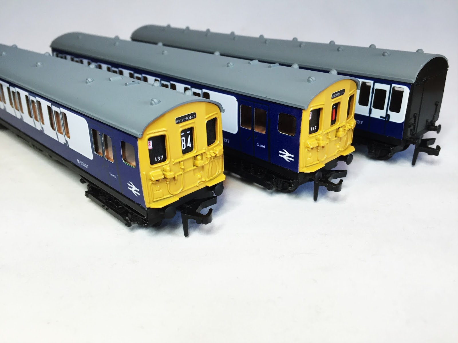 Hornby Dublo 3 Rail: Another blue & grey EMU