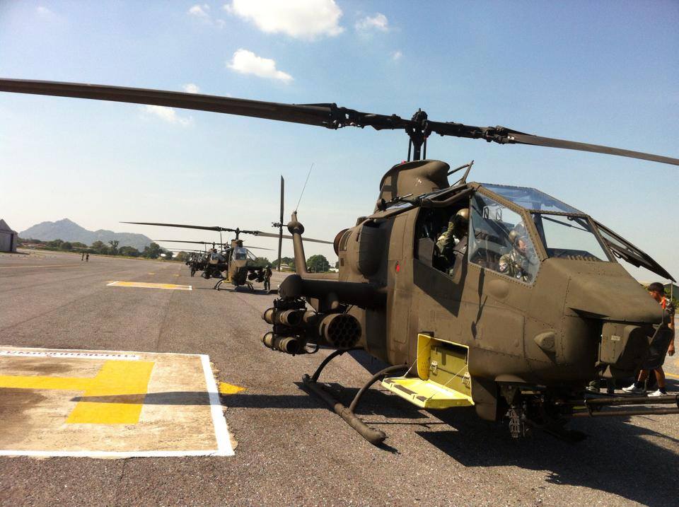 THAIDEFENSE-NEWS: ประมวลภาพ AH-1F Cobra และ AS550 C3 Fennec