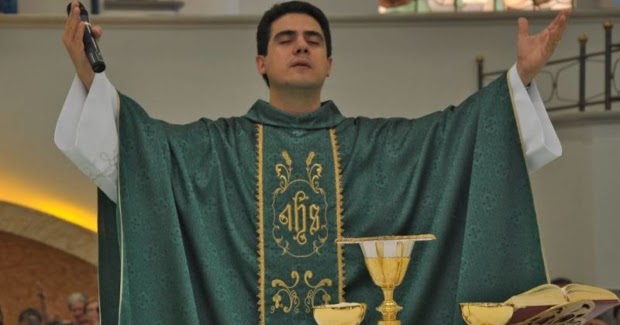 BLOG DO CLEUBER CARLOS: Jornal Opção Insinua Que Padre Robson Está ... BLOG DO CLEUBER CARLOS: Jornal Opção Insinua Que Padre Robson Está ...