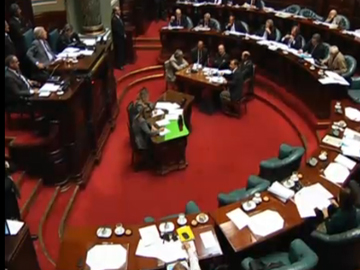 Redactar mejor: "Interpelación a alguien" es diferente a "interpelación ...