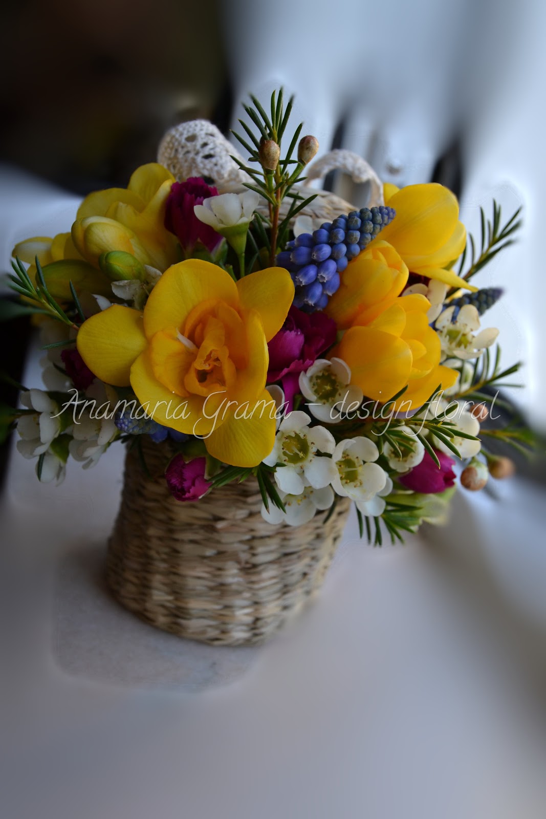 Anamaria Grama - design floral: Aranjament floral in cos de rachita cu ...