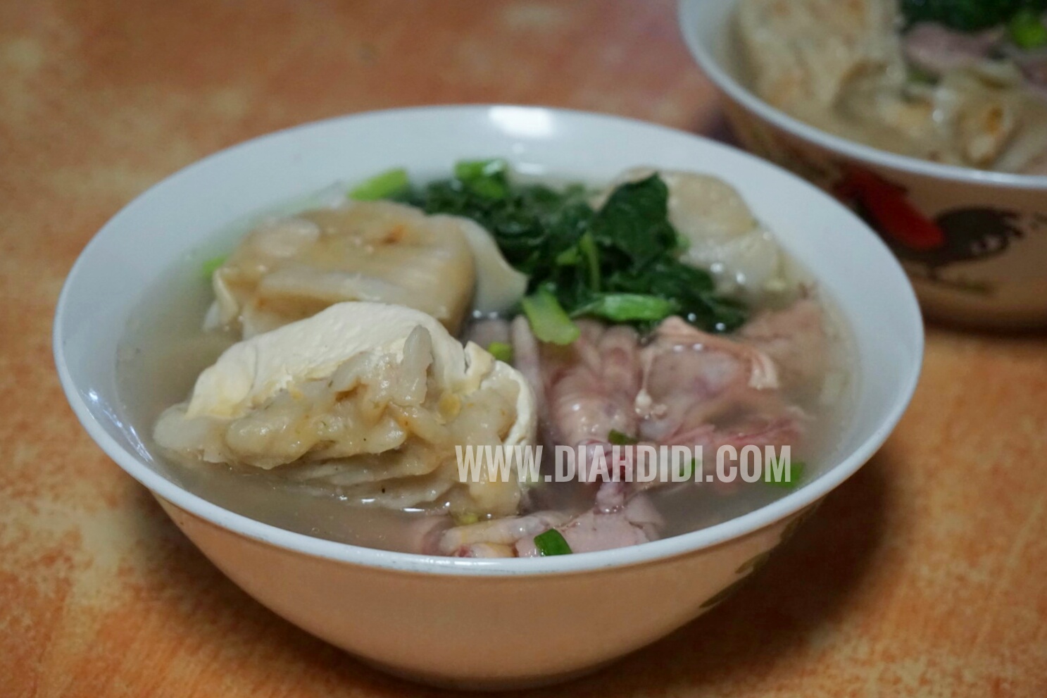 Diah Didi's Kitchen: Mencicipi Mie Baso Akung bandung yang terkenal...