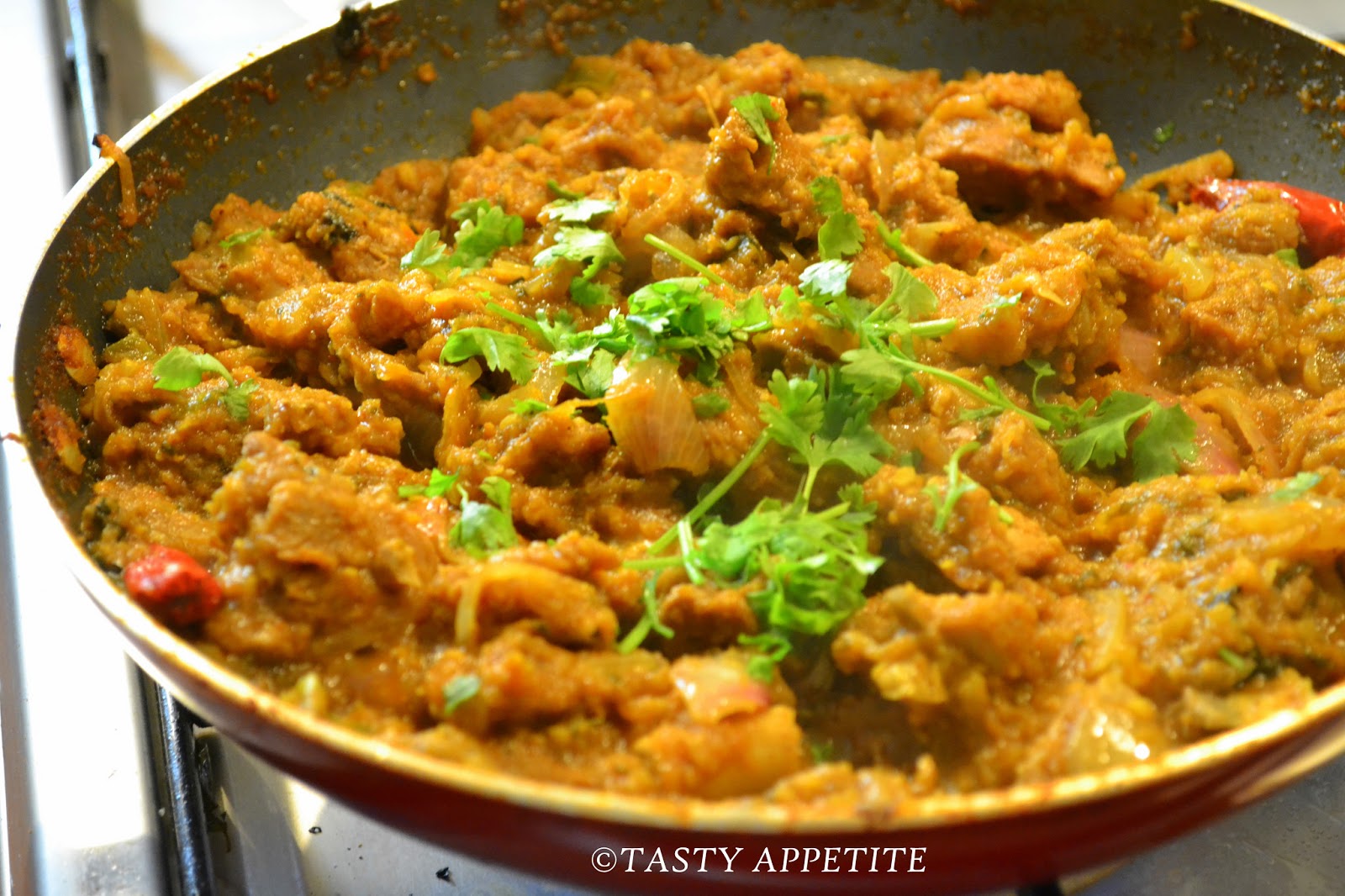 How to make Chettinad Mutton Fry / Kari Varuval / Spicy Mutton Fry ...