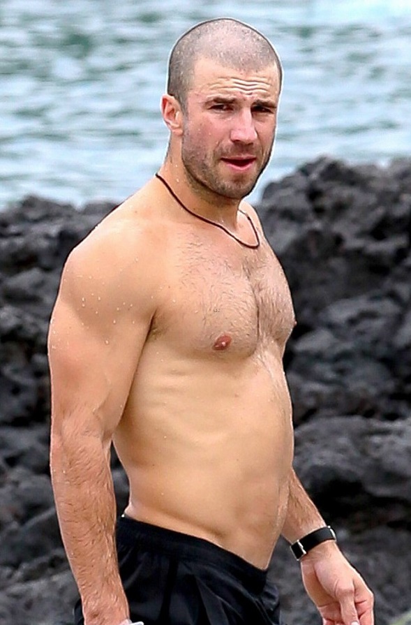 VJBrendan.com: Sam Hunt on Vacation in Hawaii