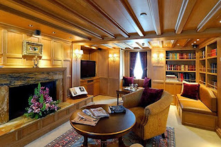 Naval Warfare: HMCS Stormont (K327)