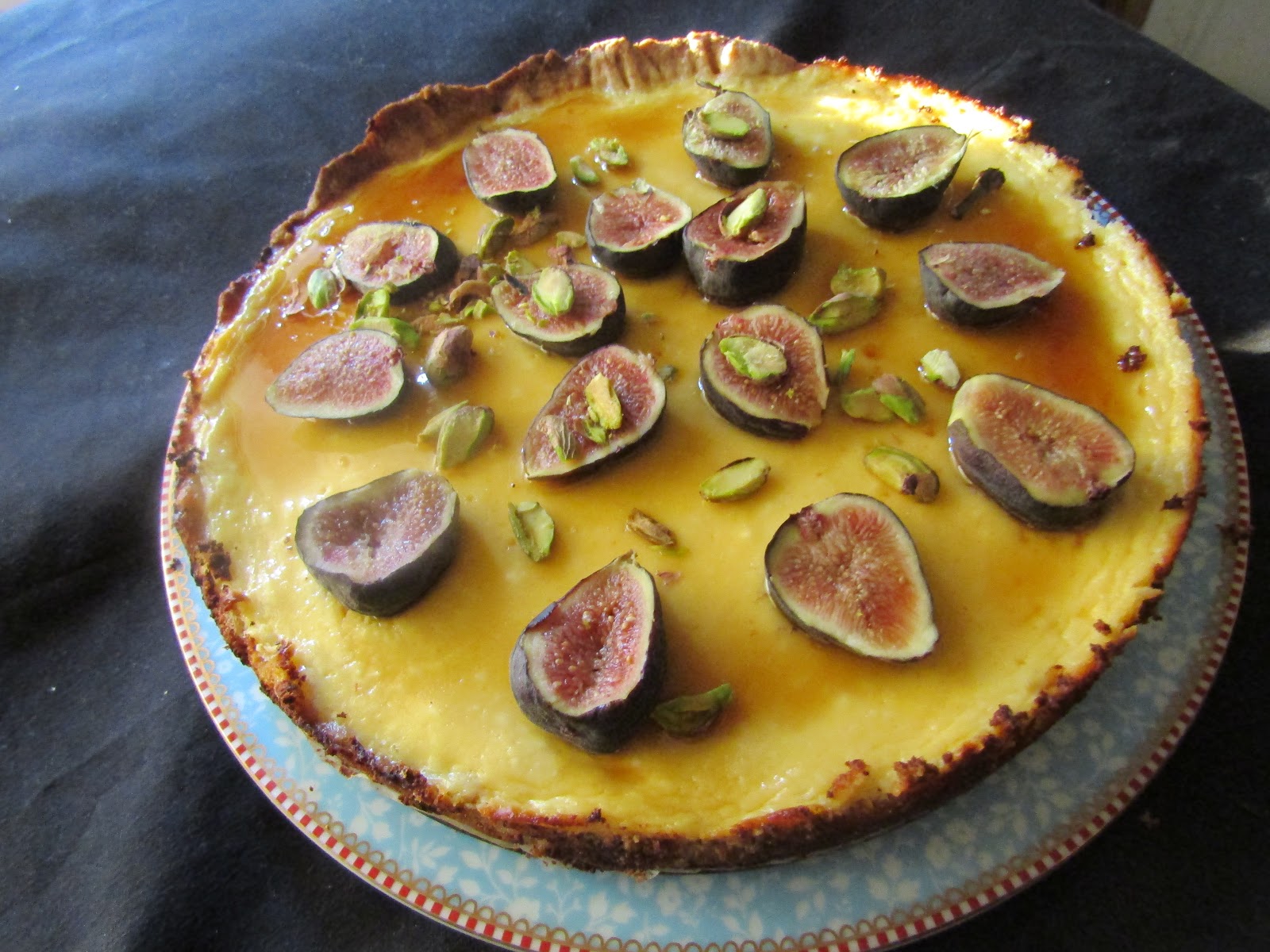 Canela kitchen (gloria): Ricotta tart with honey and figs (Tarta de ...