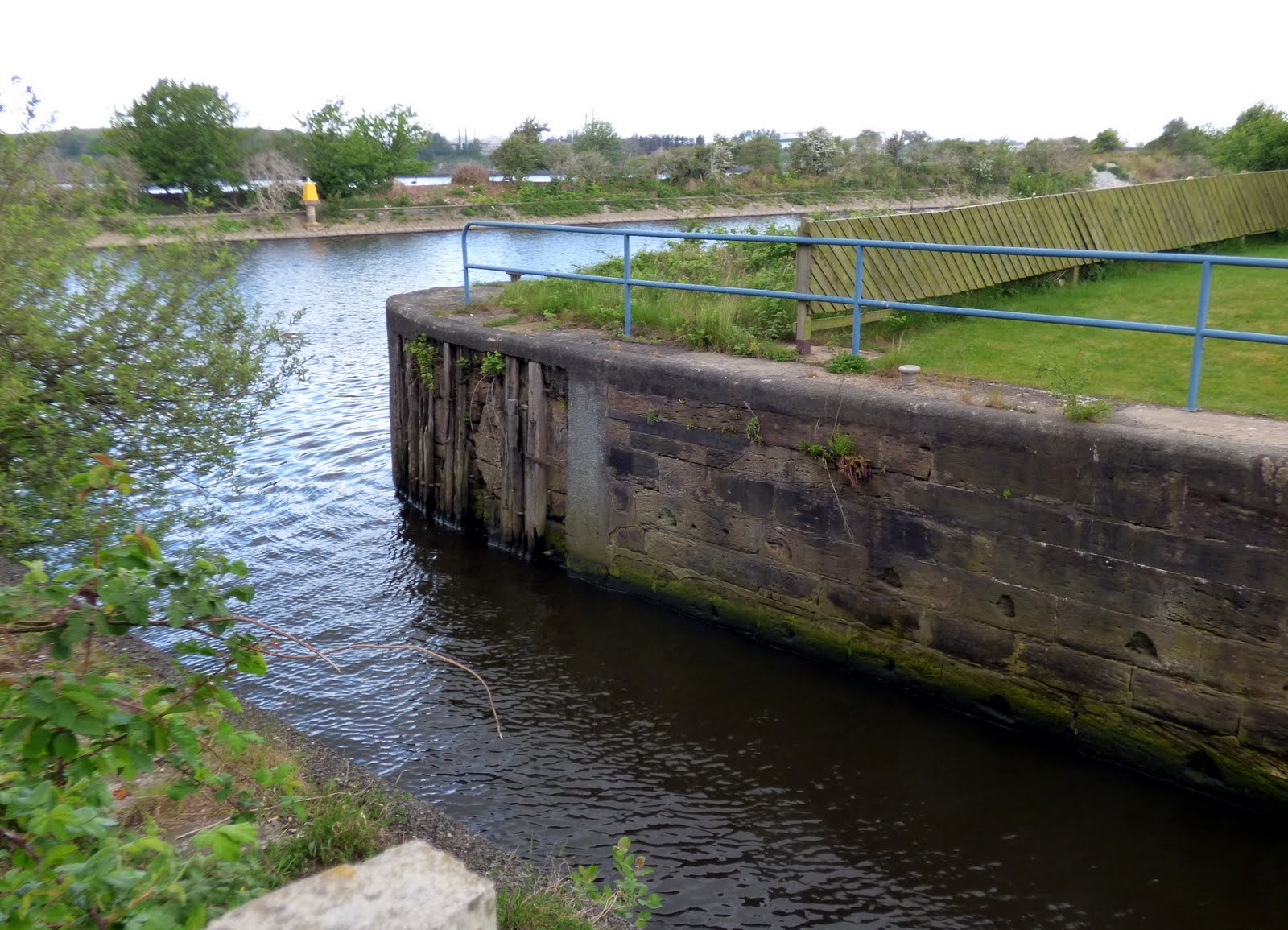 FreeSpirit : Finding the old line Runcorn locks
