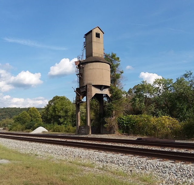 Towns and Nature: Ronceverte, WV: C&O Coaling Tower