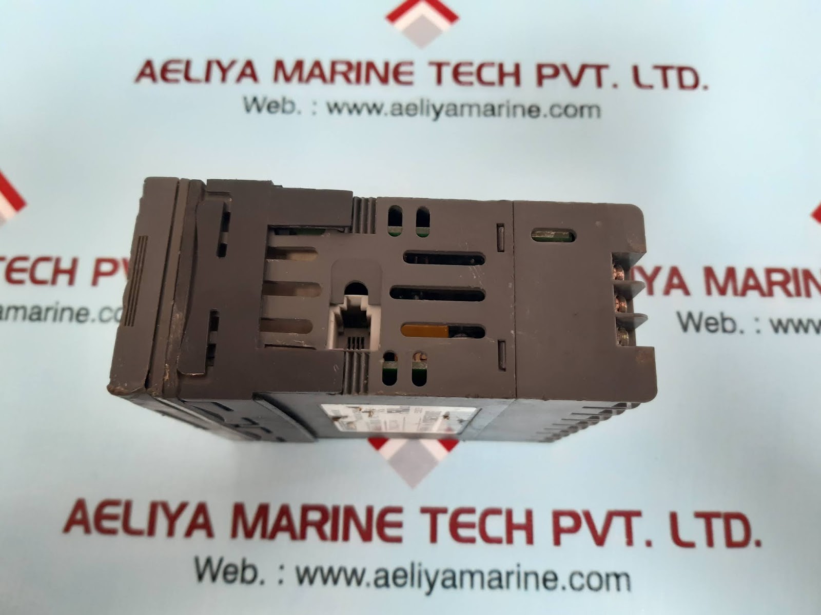 WEST 8100+ SINGLE LOOP DIGITAL TEMPERATURE CONTROLLER P8100 - Aeliya Marine