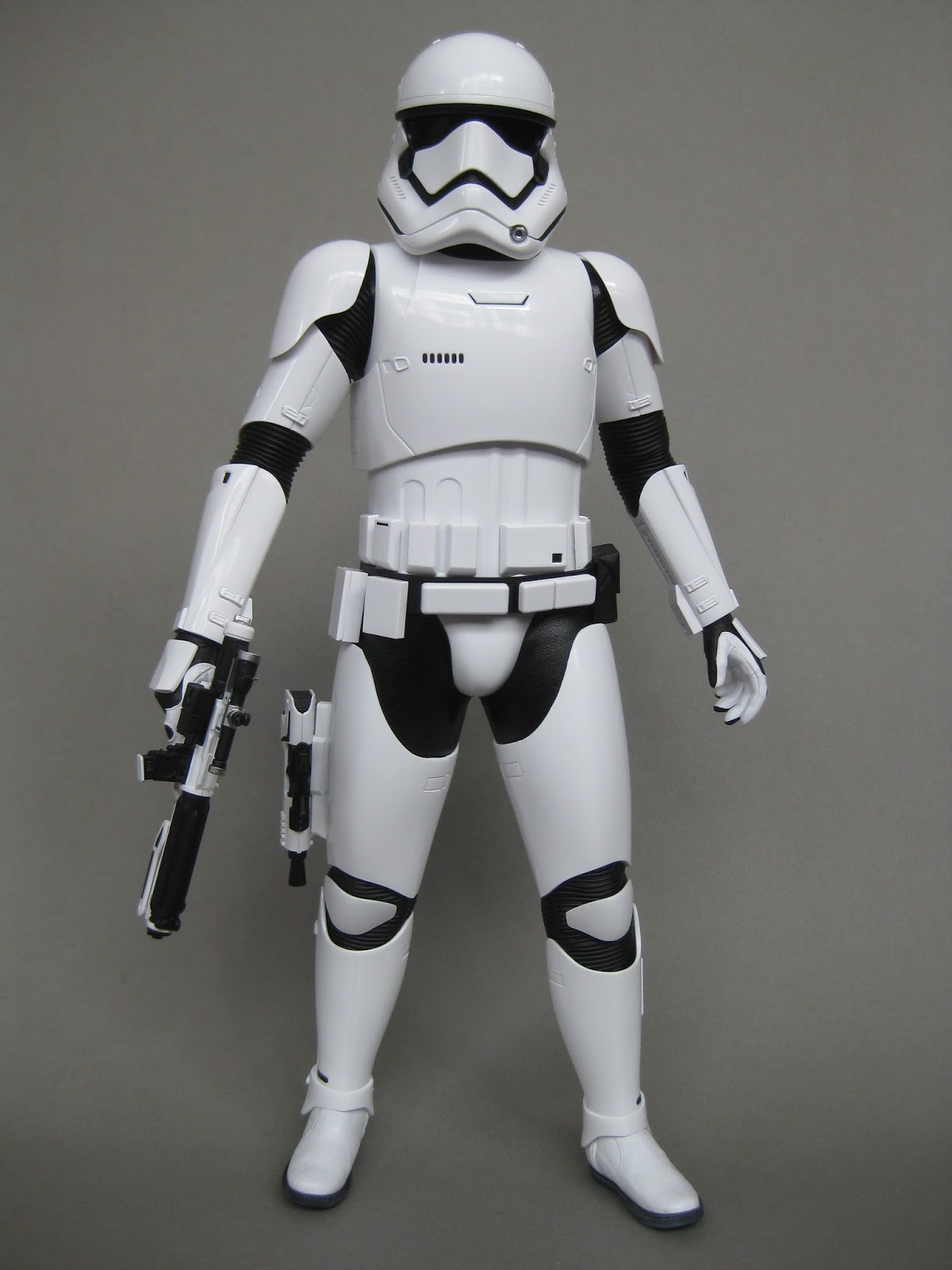 deSMOnd Collection: Hot Toys 1/6 "First Order Stormtrooper" in TFA Pt.2