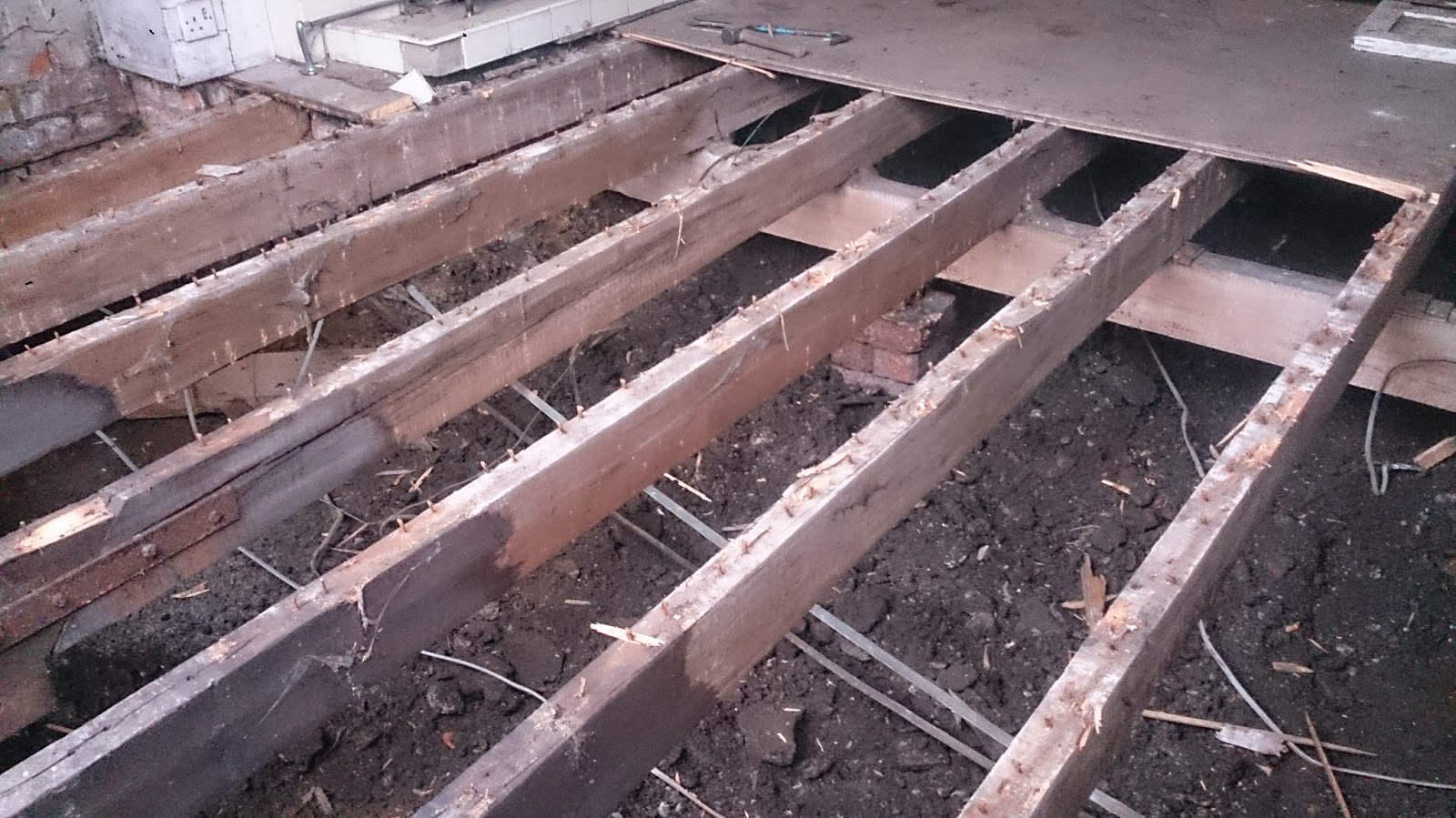 A Victorian terraced house renovation somewhere in Yorkshire: Removing ...