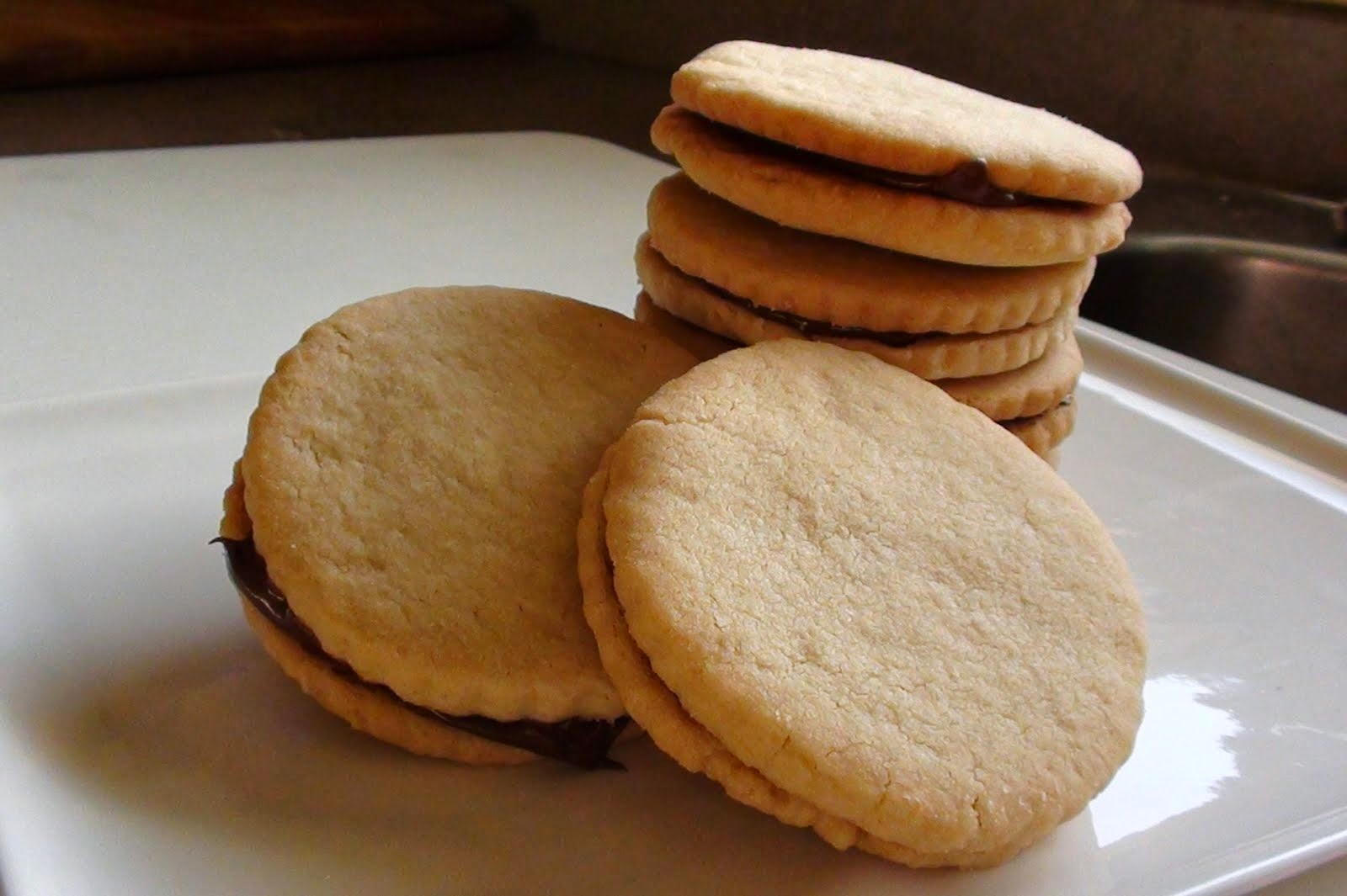 zsuzsa is in the kitchen: NUTELLA SHORTBREAD COOKIES