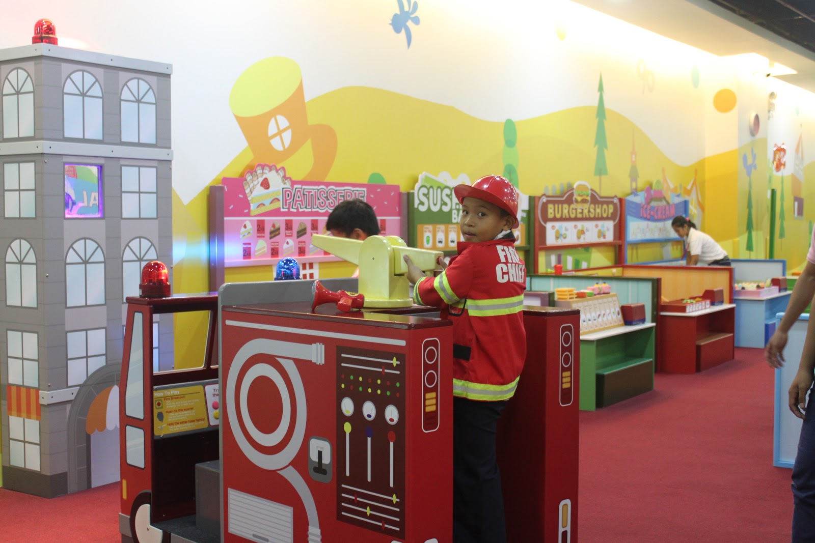 SM makes indoor play Kidzooona-mazing! | Enjoying Wonderful World