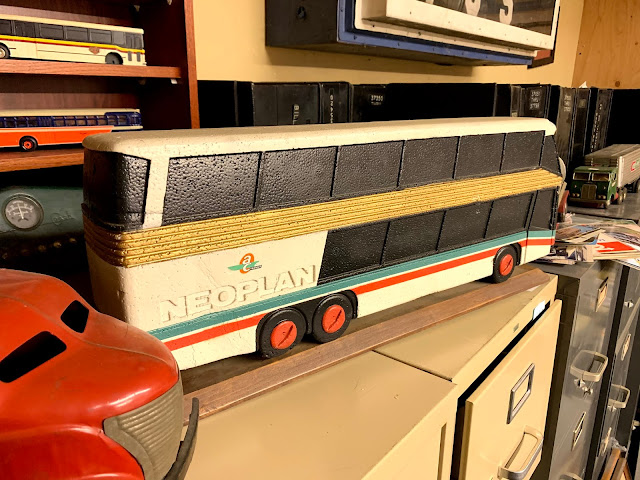 Tamerlane's Thoughts: Visiting the Pacific Bus Museum