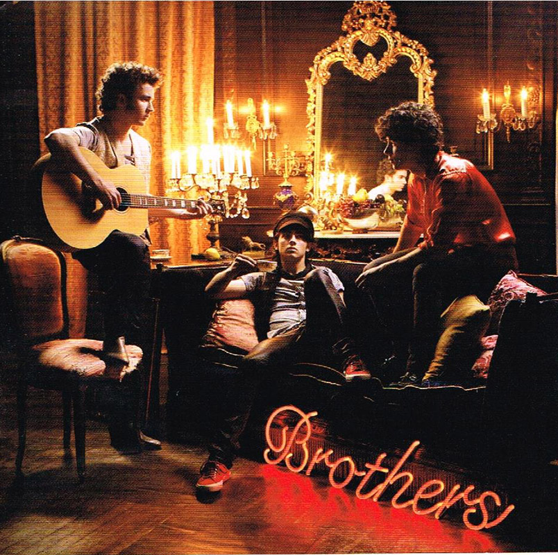 Encarte: Jonas Brothers - A Little Bit Longer - Encartes Pop