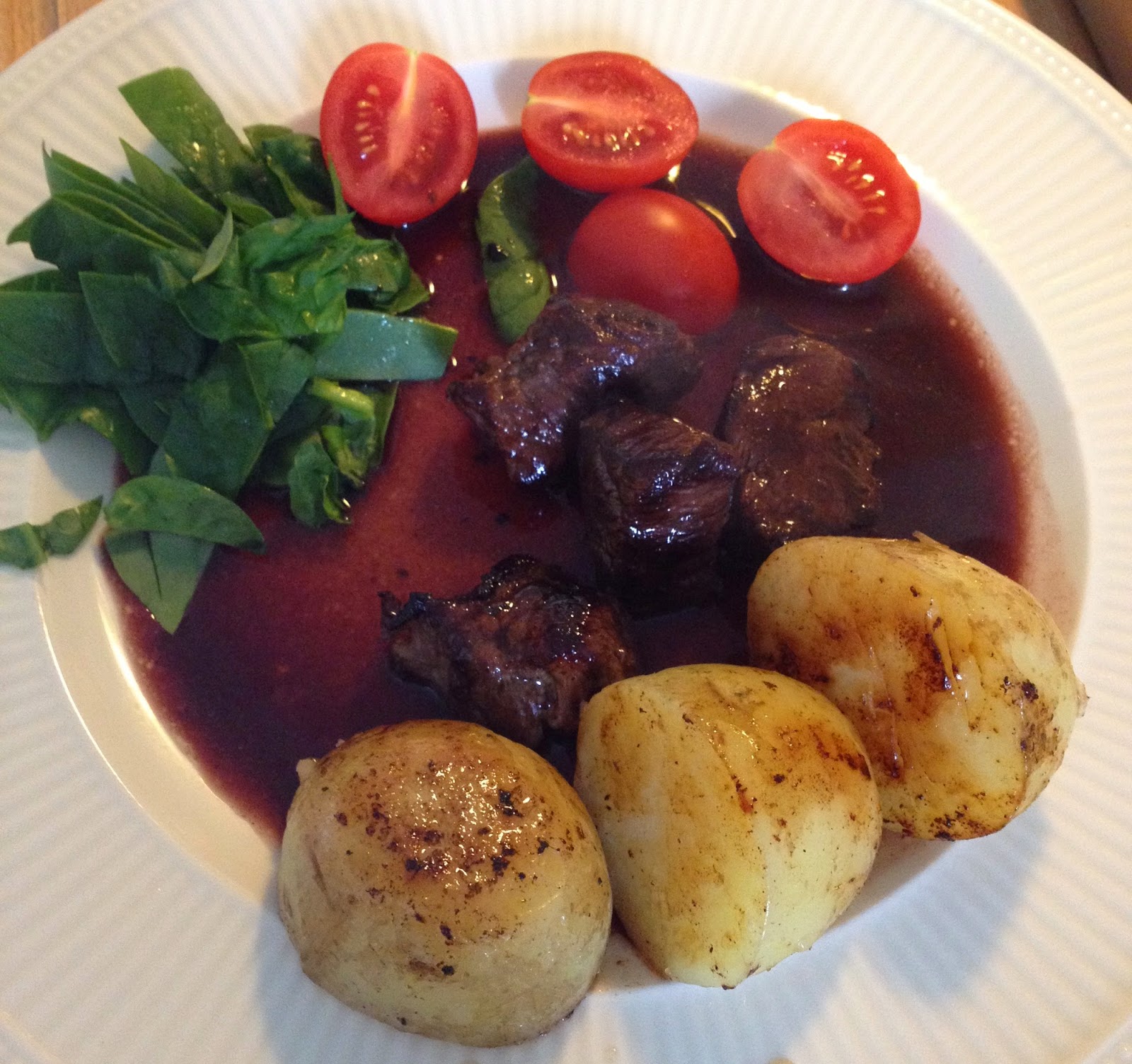 FODMAPs recept: Oxfilé med rödvinssky och stekt potatis