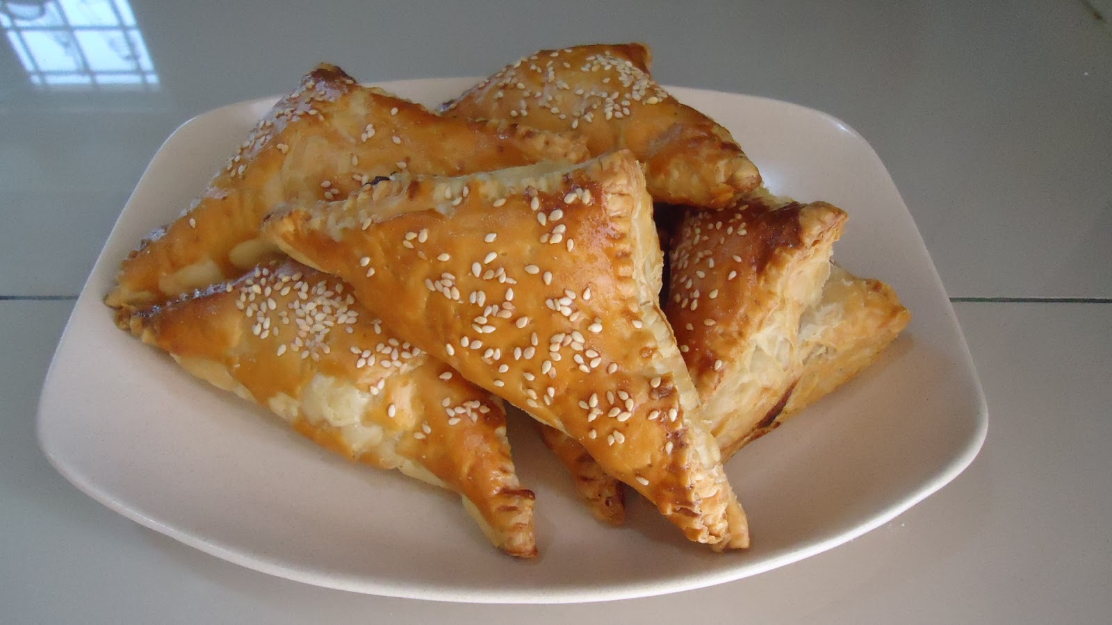 Zara ♥ Baking: TUNA PUFF ...