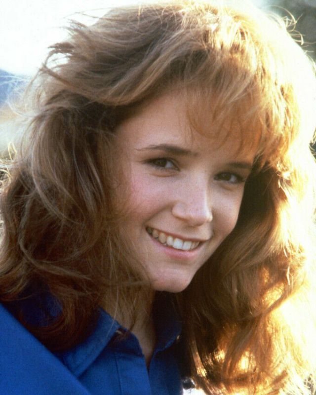 30 Gorgeous Portrait Photos of a Young Lea Thompson in the 1980s ...