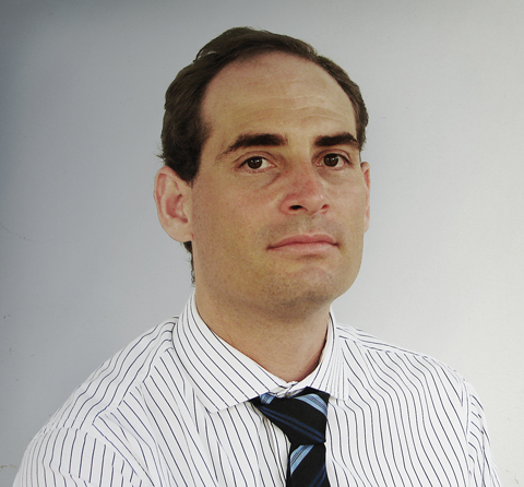 Dr. Gabriel Esquivel: Dr. Gabriel Esquivel