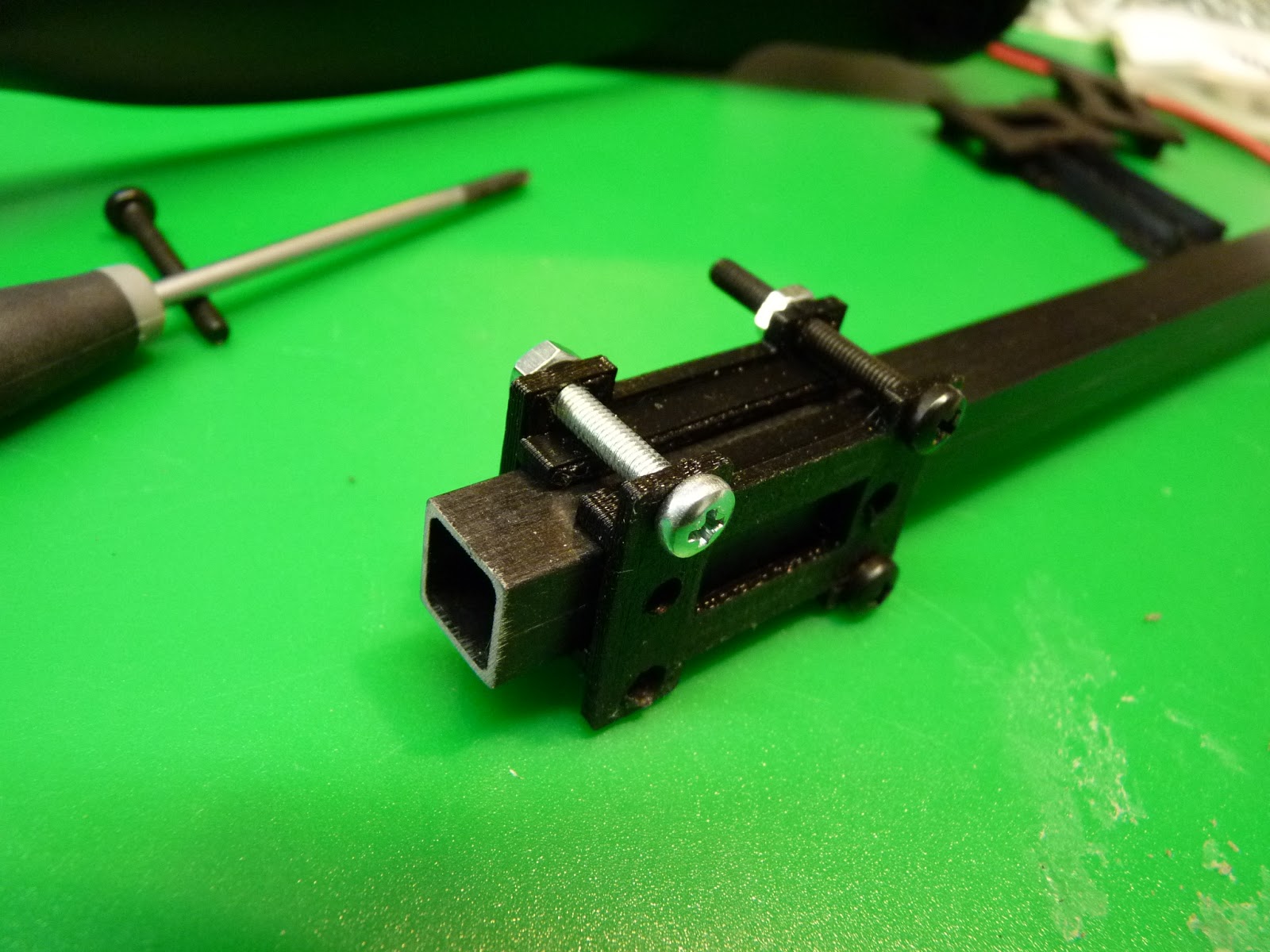 EastBay RC: Motor Mounts: First Try