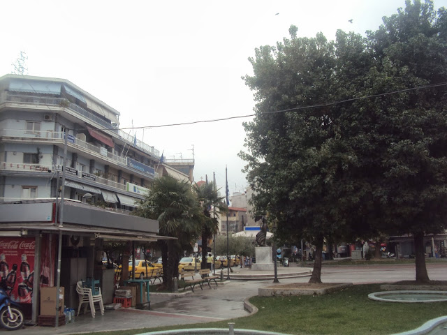 ΛΕΥΤΕΡΙΑ: ΚΑΤΕΡΙΝΗ : ΣΥΝΝΕΦΙΑΣΜΕΝΗ ΚΥΡΙΑΚΗ ΣΗΜΕΡΑ ΣΤΗΝ ΠΛΑΤΕΙΑ ΕΛΕΥΘΕΡΙΑΣ