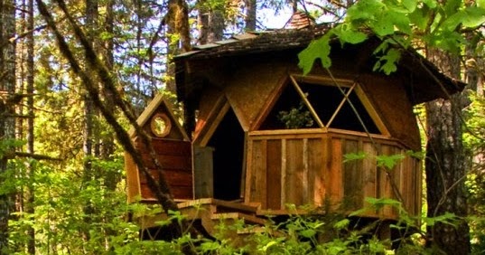 Coolest Cabins: Little mud cabin