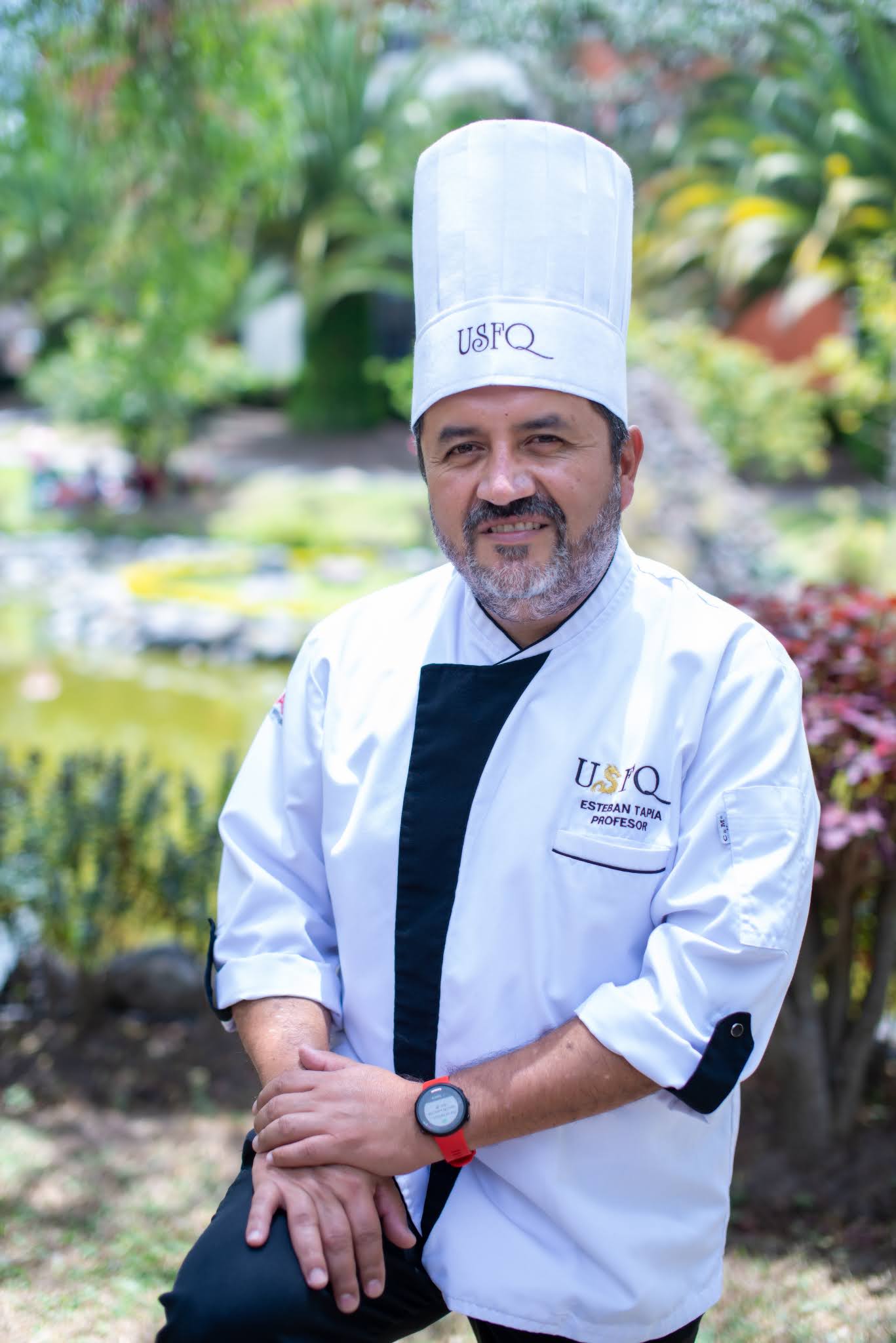 El chef Esteban Tapia presenta su nuevo libro Mikuna: cocina ...