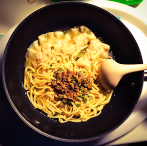 (Eat to Live) or (Live to Eat): Hong Shao Luo Bo Pai Gu