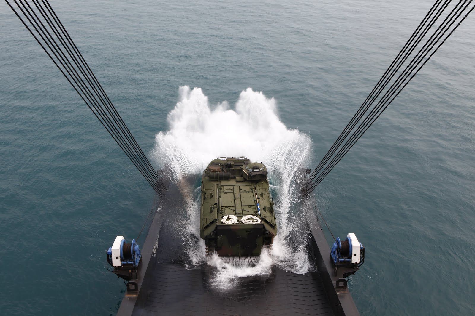Defense News: Amphibious Assault Vehicle