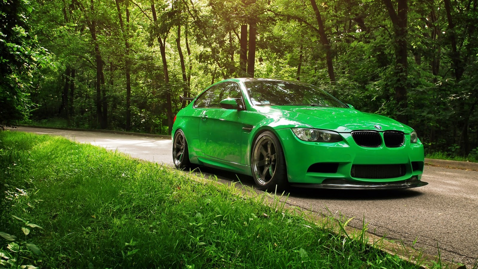 Auto achtergrond; groene BMW | HD Wallpapers
