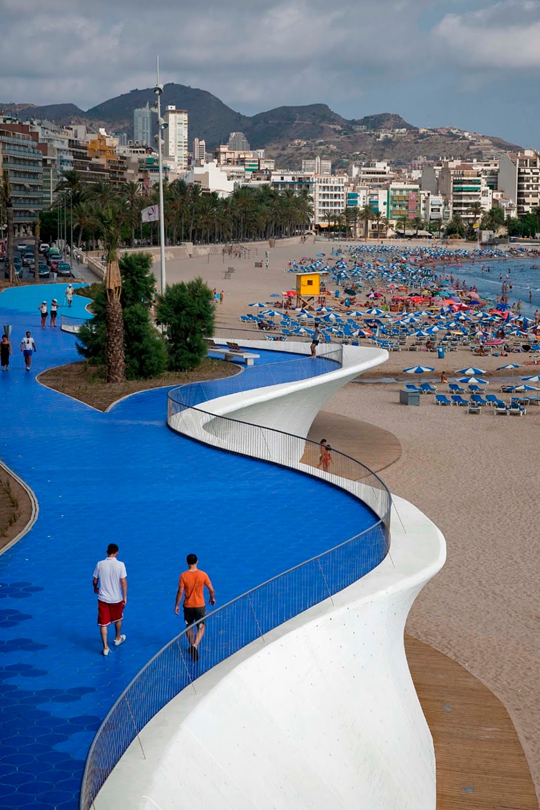 By @zonArtquitectur: Paseo Marítimo Playa Poniente_Benidorm_España # ...
