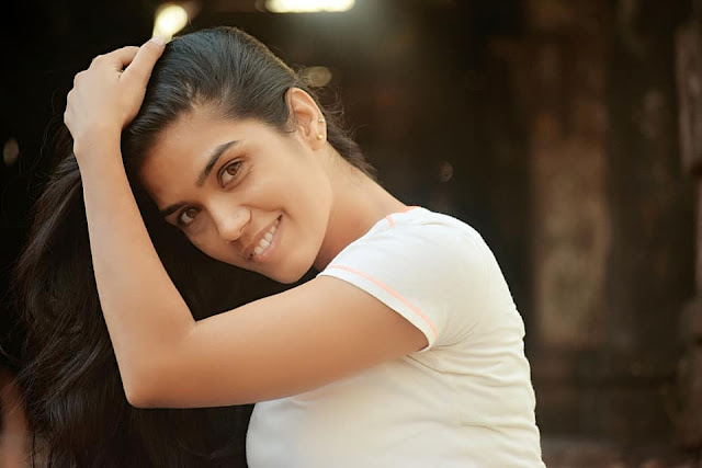 Photo Video Fun: Meenakshi Rathod-actress-wikipedia-family-image ...