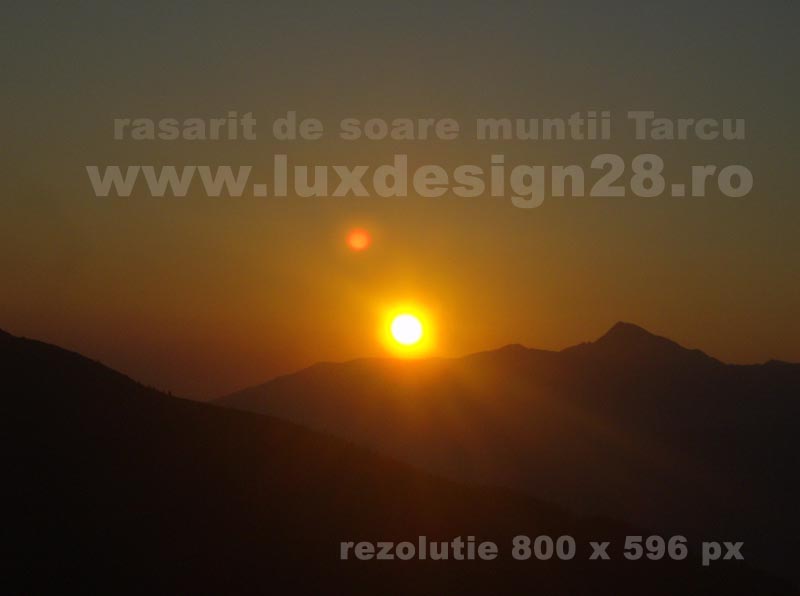 Cazare judetul Hunedoara: Luna plina si rasarit de soare in Muntii Tarcu
