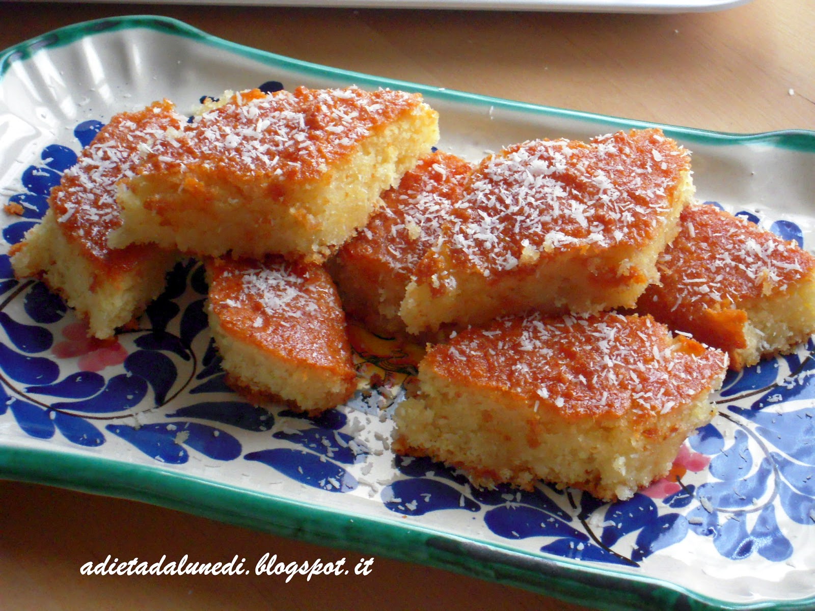A dieta da lunedì: BASBOUSA AL COCCO PER UNA CENA FRA AMICI … IN EGITTO.