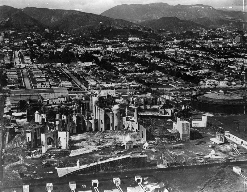 A Mythical Monkey writes about the movies: Things Found On The Way To ...