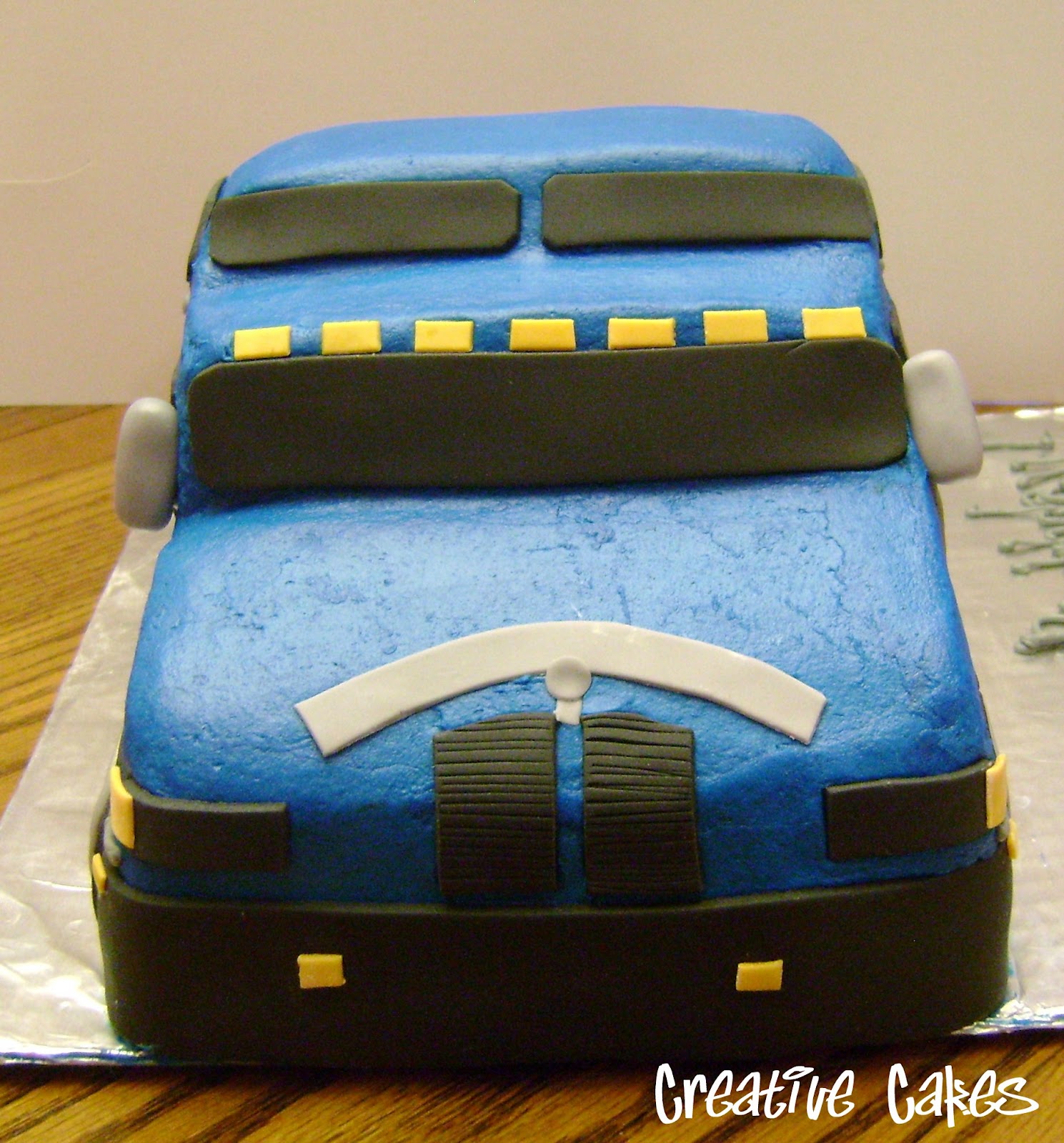 Creative cakes: Semi Truck Cake