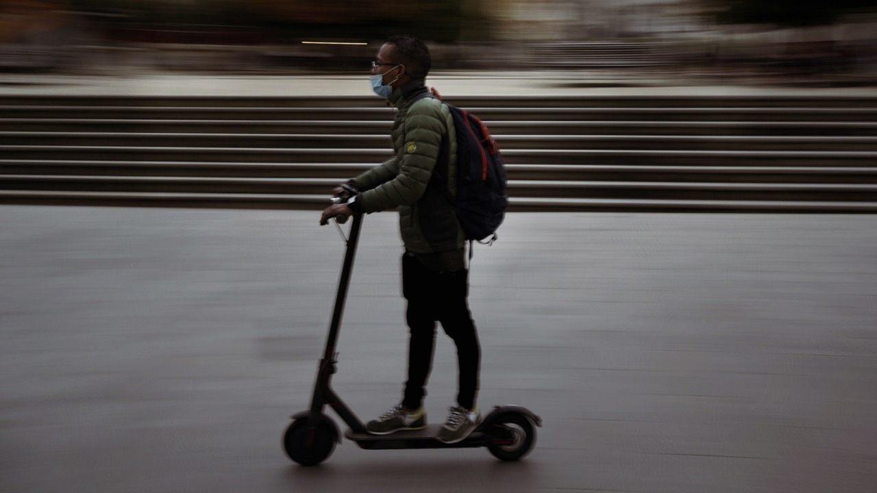 Historias desde Lugo: ¿Por dónde tiene que circular un patín eléctrico ...