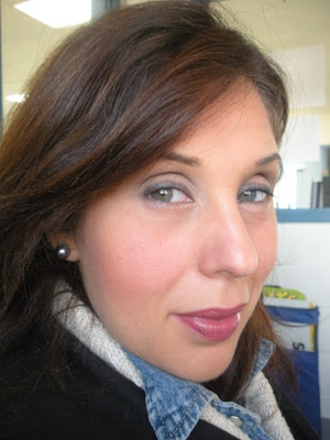 Beauty and Elegance: MAC Fast-Play Lipstick