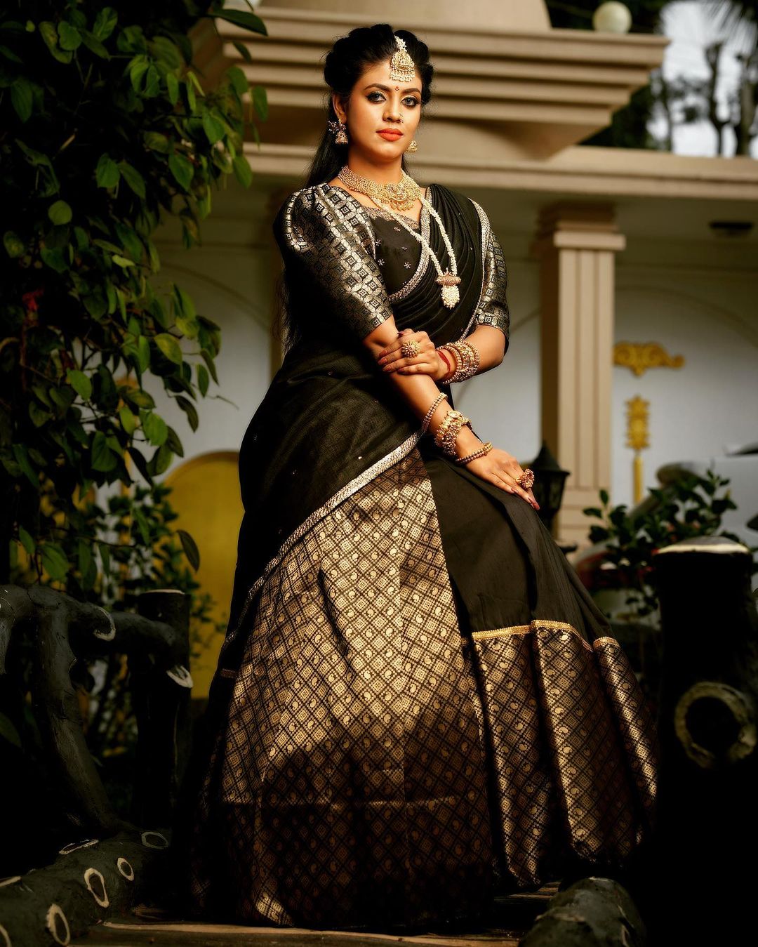 INDIAN ACTRESS INIYA IN BLACK SAREE AND BLOUSE LATEST FASHION GALLERY