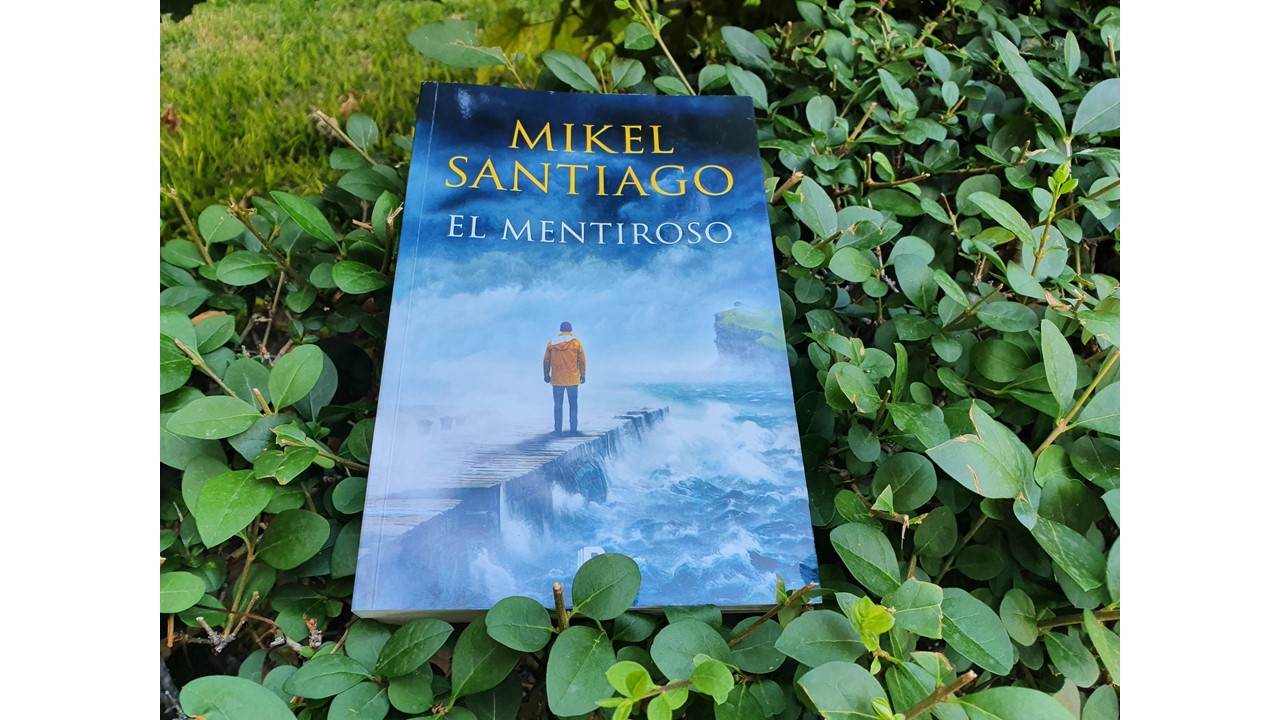 Cosas mías: El mentiroso, Mikel Santiago